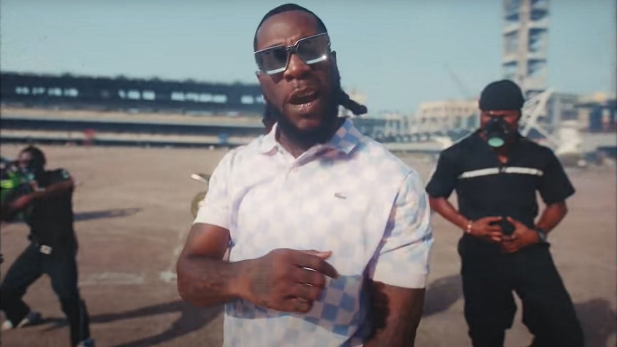 Burna Boy eerste Afrikaanse rapper met uitverkocht stadion in US • Hot ...